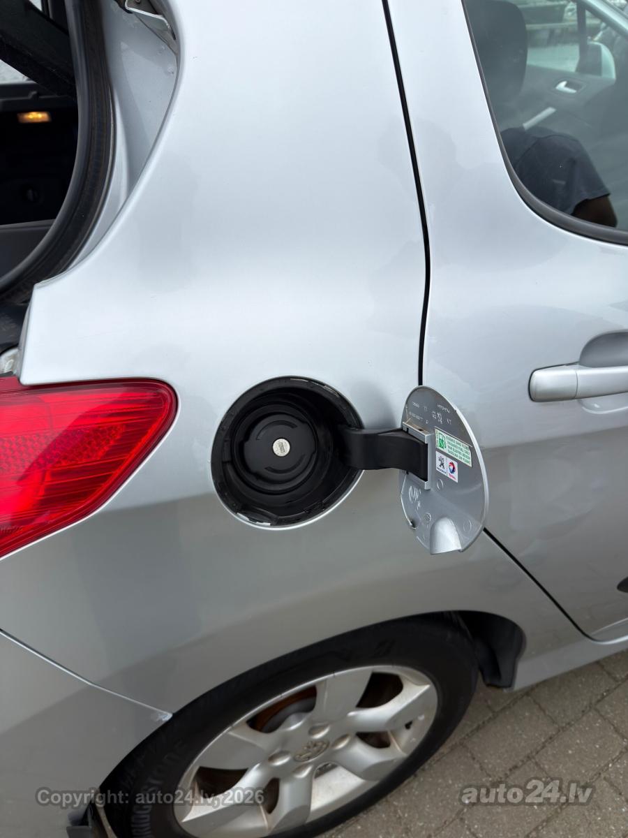 Grey Peugeot 308 2012 in Tallinn, with an engine capacity of 1.60 L and mileage of 139 thousand km for 3950 €, photo 14 on AUTOMOTO.COM.LV