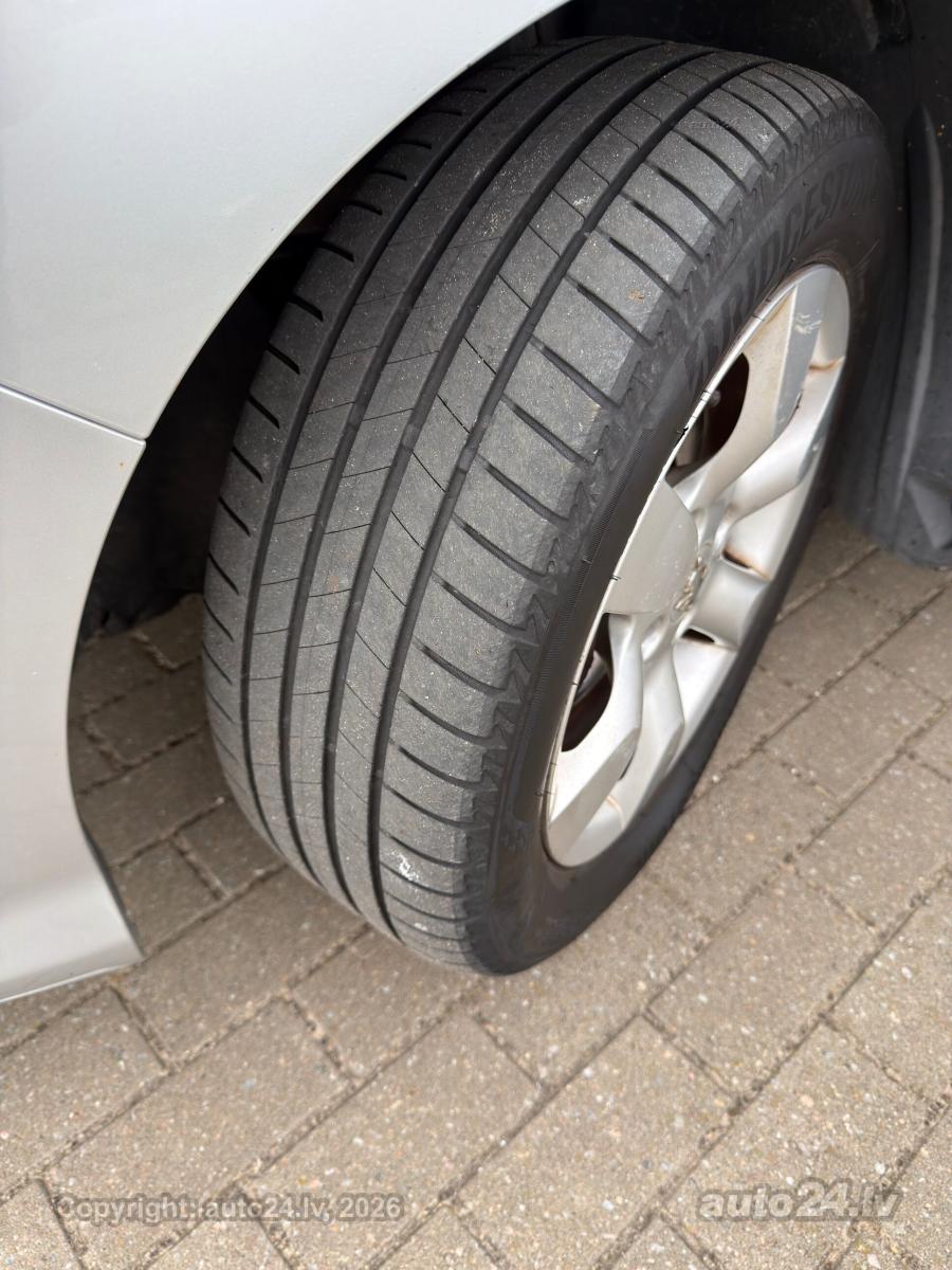 Grey Peugeot 308 2012 in Tallinn, with an engine capacity of 1.60 L and mileage of 139 thousand km for 3950 €, photo 15 on AUTOMOTO.COM.LV