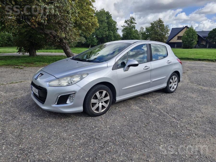 Pelēks Peugeot 308 2012 Liepāja, ar dzinēja tilpumu 1.60 L un nobraukumu 165 tūkst. km par 2750 €, foto 1 vietnē AUTOMOTO.COM.LV