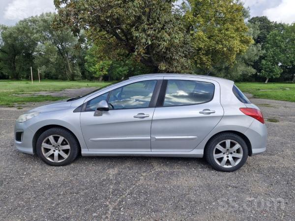 Grey Peugeot 308 2012 in Liepaja, with an engine capacity of 1.60 L and mileage of 165 thousand km for 2750 €, photo 2 on AUTOMOTO.COM.LV
