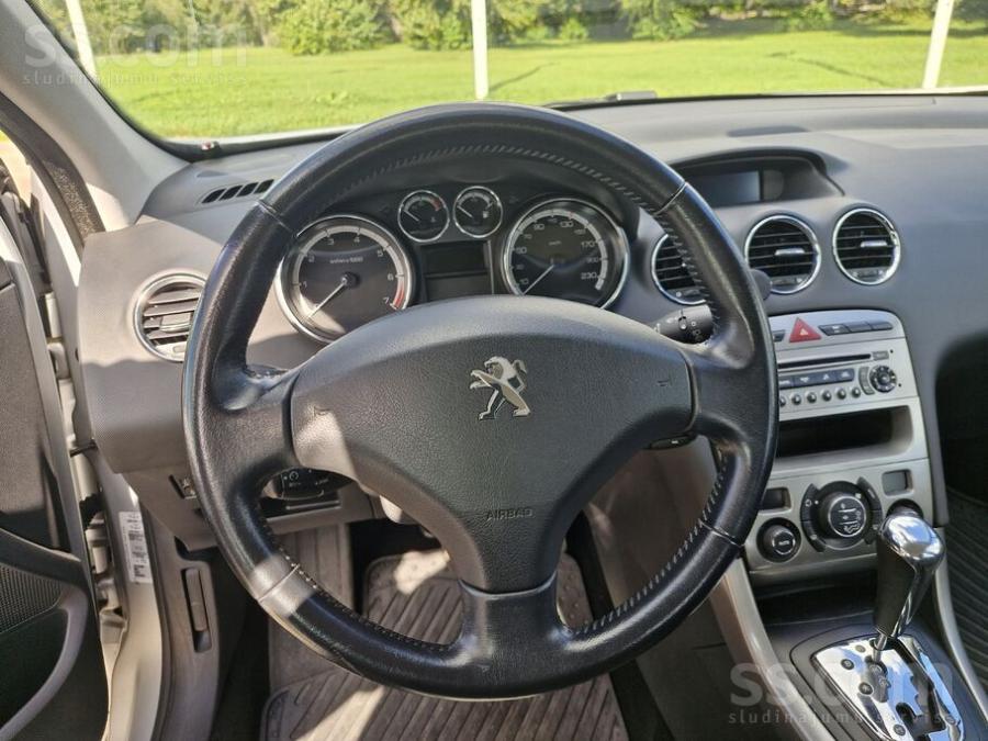 Pelēks Peugeot 308 2012 Liepāja, ar dzinēja tilpumu 1.60 L un nobraukumu 165 tūkst. km par 2750 €, foto 8 vietnē AUTOMOTO.COM.LV