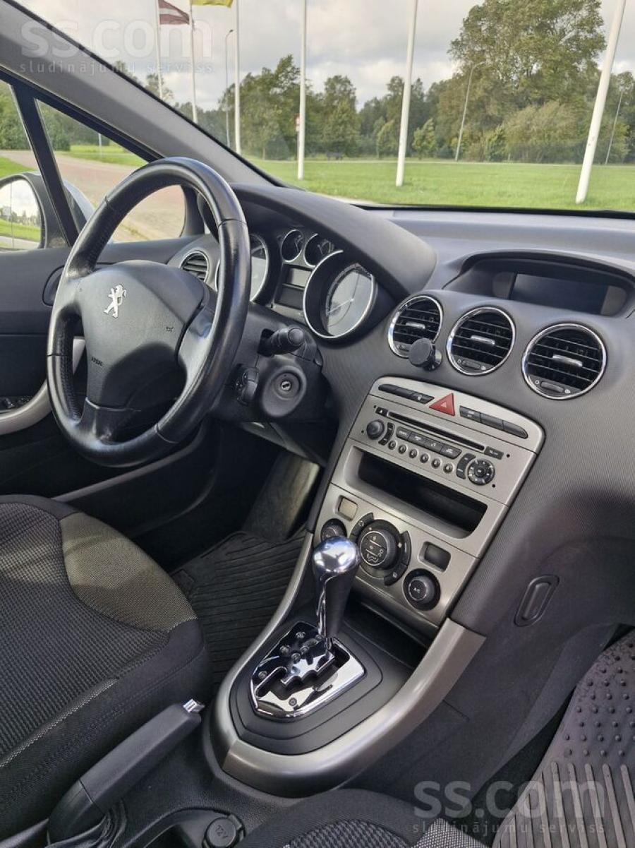 Pelēks Peugeot 308 2012 Liepāja, ar dzinēja tilpumu 1.60 L un nobraukumu 165 tūkst. km par 2750 €, foto 9 vietnē AUTOMOTO.COM.LV