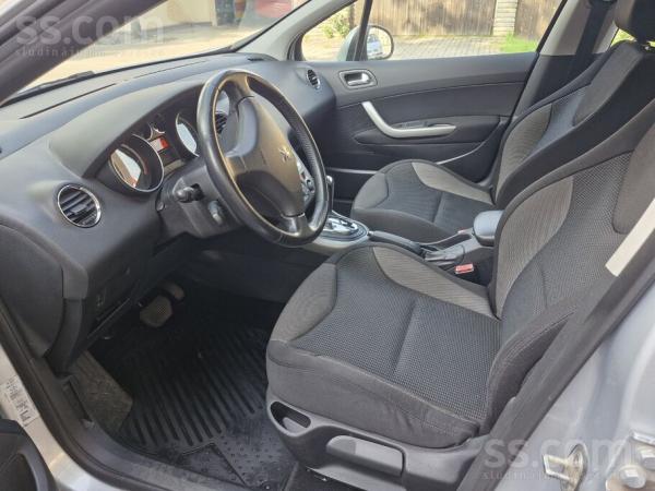Grey Peugeot 308 2012 in Liepaja, with an engine capacity of 1.60 L and mileage of 165 thousand km for 2750 €, photo 10 on AUTOMOTO.COM.LV