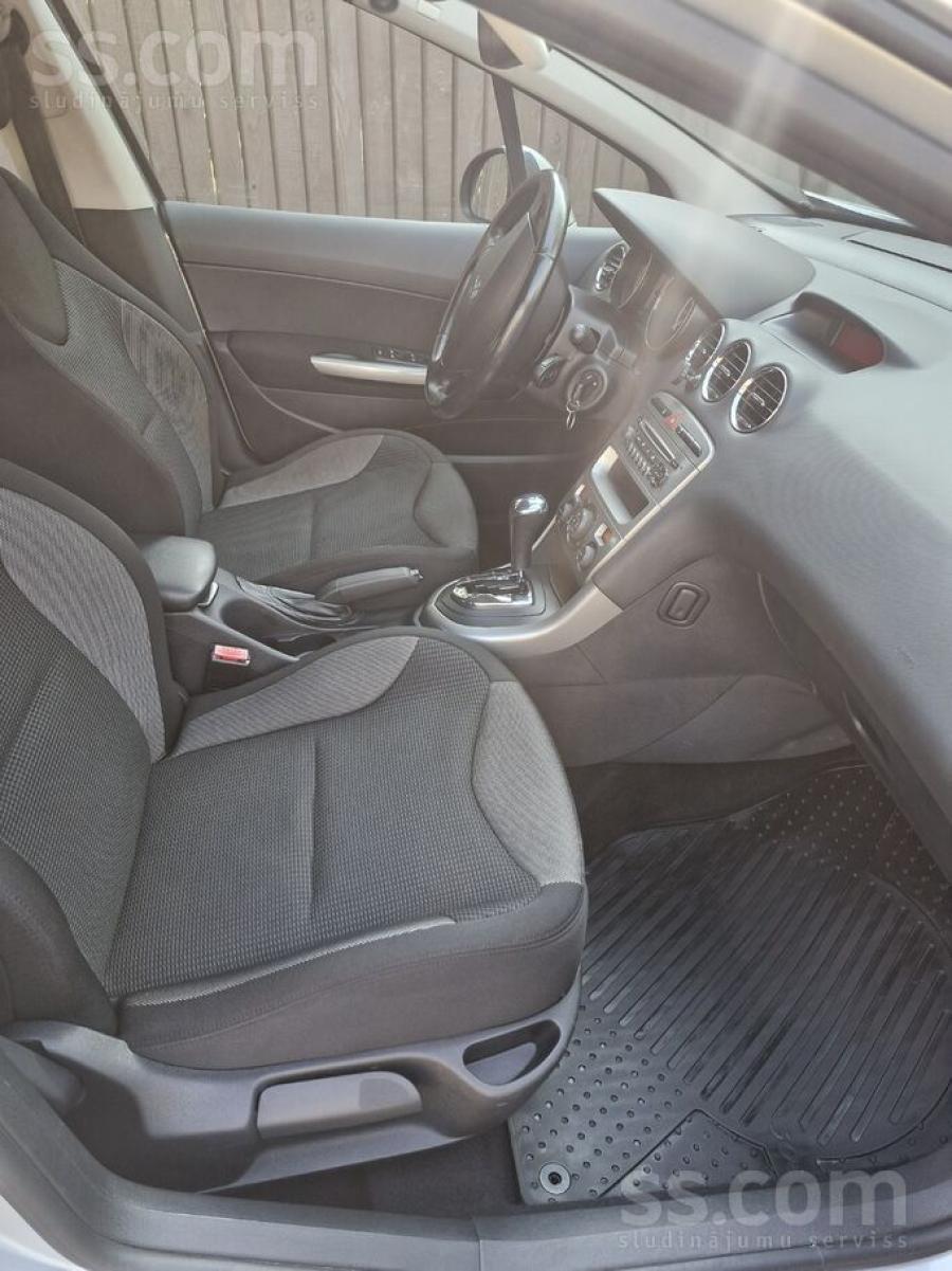 Pelēks Peugeot 308 2012 Liepāja, ar dzinēja tilpumu 1.60 L un nobraukumu 165 tūkst. km par 2750 €, foto 12 vietnē AUTOMOTO.COM.LV