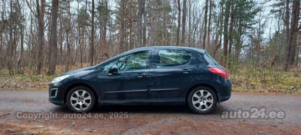 Pelēks Peugeot 308 2013 Tallina, ar dzinēja tilpumu 1.60 L un nobraukumu 127 tūkst. km par 5500 €, foto 2 vietnē AUTOMOTO.COM.LV