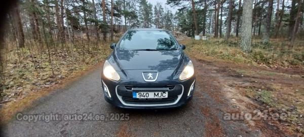 Pelēks Peugeot 308 2013 Tallina, ar dzinēja tilpumu 1.60 L un nobraukumu 127 tūkst. km par 5500 €, foto 3 vietnē AUTOMOTO.COM.LV