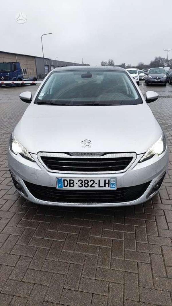 Grey Peugeot 308 2013 in Taurage, with an engine capacity of 1.60 L and mileage of 150 thousand km for 4500 €, photo 1 on AUTOMOTO.COM.LV