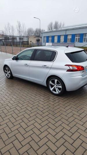 Grey Peugeot 308 2013 in Taurage, with an engine capacity of 1.60 L and mileage of 150 thousand km for 4500 €, photo 4 on AUTOMOTO.COM.LV