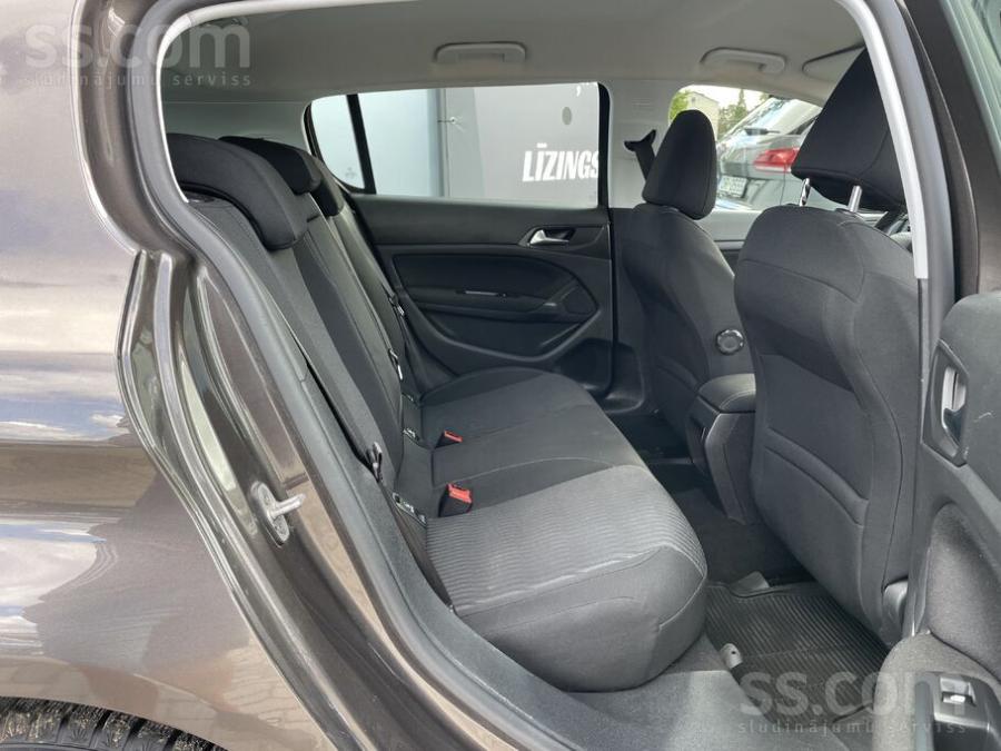 Grey Peugeot 308 2013 in Talsi, with an engine capacity of 1.60 L and mileage of 124 thousand km for 3950 €, photo 8 on AUTOMOTO.COM.LV