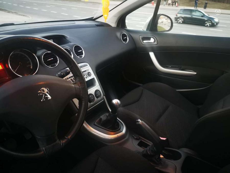Grey Peugeot 308 2013 in Vilnius, with an engine capacity of 1.56 L and mileage of 128 thousand km for 2950 €, photo 14 on AUTOMOTO.COM.LV