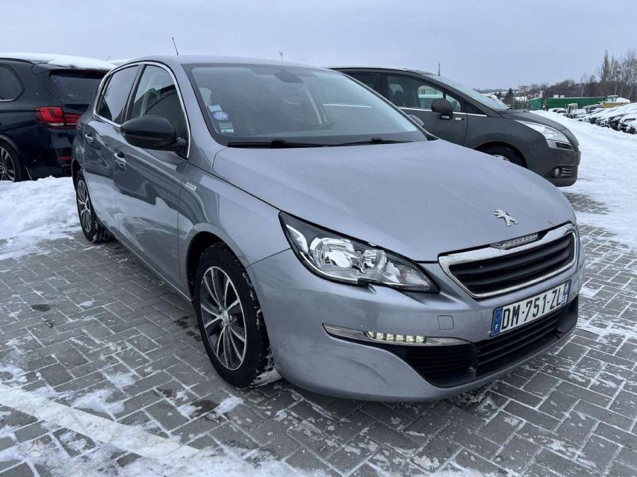 Grey Peugeot 308 2014 in Taurage, with an engine capacity of 1.20 L and mileage of 223 thousand km for 3500 €, photo 1 on AUTOMOTO.COM.LV