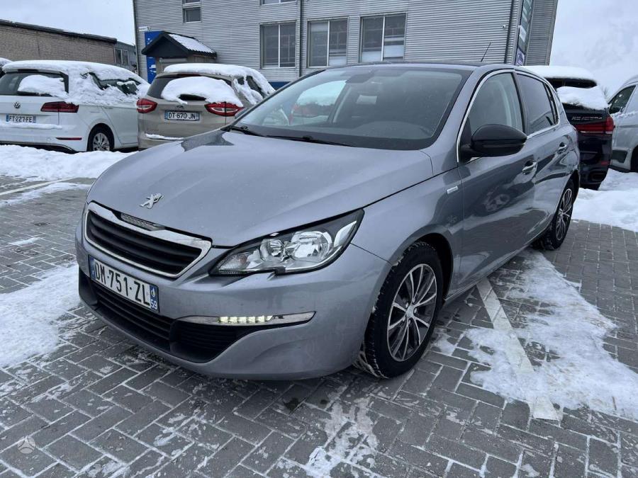 Grey Peugeot 308 2014 in Taurage, with an engine capacity of 1.20 L and mileage of 223 thousand km for 3500 €, photo 2 on AUTOMOTO.COM.LV