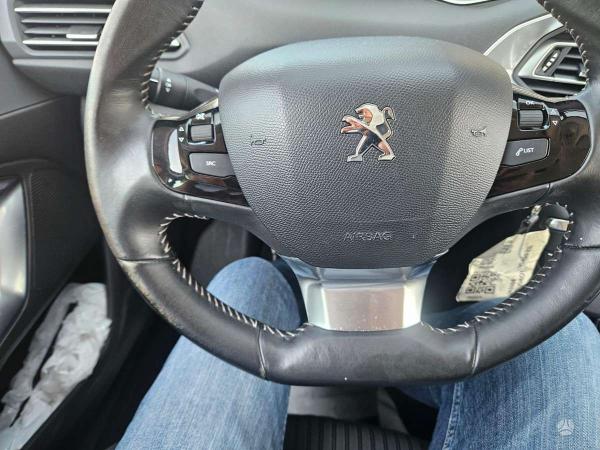 Pelēks Peugeot 308 2014 Tauragė, ar dzinēja tilpumu 1.60 L un nobraukumu 198 tūkst. km par 3900 €, foto 9 vietnē AUTOMOTO.COM.LV