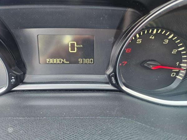 Pelēks Peugeot 308 2014 Tauragė, ar dzinēja tilpumu 1.60 L un nobraukumu 198 tūkst. km par 3900 €, foto 10 vietnē AUTOMOTO.COM.LV