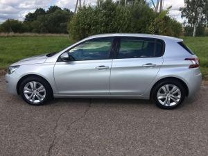 Grey Peugeot 308 2014 in Raseiniai, with an engine capacity of 1.56 L and mileage of 227 thousand km for 4499 €, photo 3 on AUTOMOTO.COM.LV