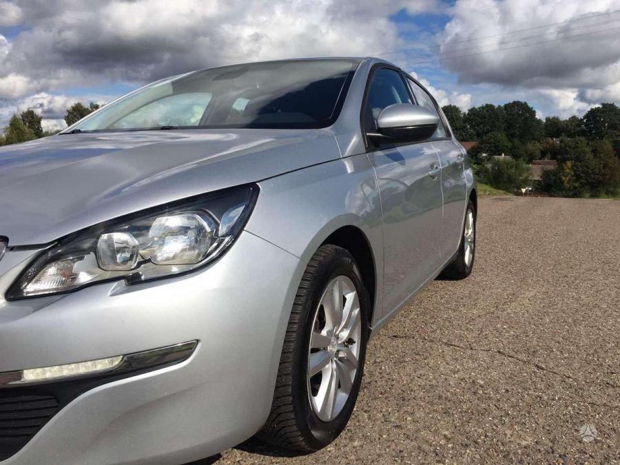 Grey Peugeot 308 2014 in Raseiniai, with an engine capacity of 1.56 L and mileage of 227 thousand km for 4499 €, photo 12 on AUTOMOTO.COM.LV