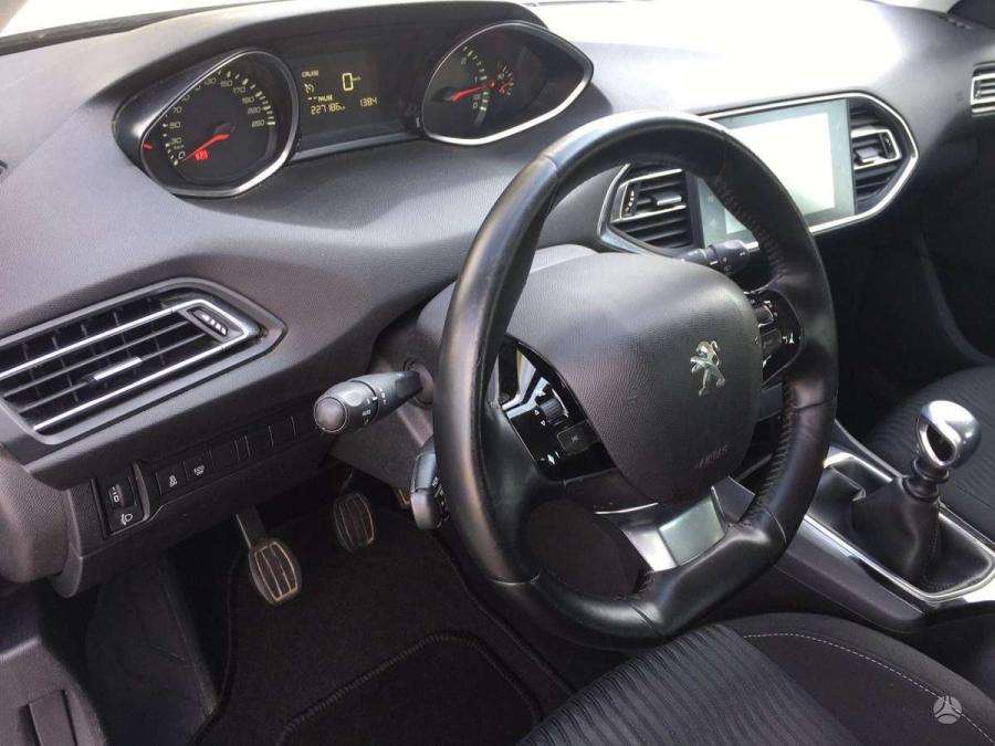 Grey Peugeot 308 2014 in Raseiniai, with an engine capacity of 1.56 L and mileage of 227 thousand km for 4499 €, photo 15 on AUTOMOTO.COM.LV