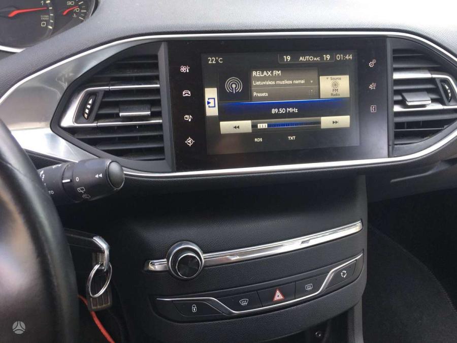 Grey Peugeot 308 2014 in Raseiniai, with an engine capacity of 1.56 L and mileage of 227 thousand km for 4499 €, photo 24 on AUTOMOTO.COM.LV