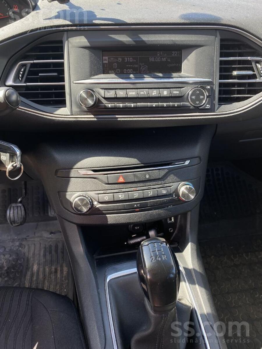Pelēks Peugeot 308 2015 Daugavpils, ar dzinēja tilpumu 1.60 L un nobraukumu 253 tūkst. km par 2500 €, foto 6 vietnē AUTOMOTO.COM.LV