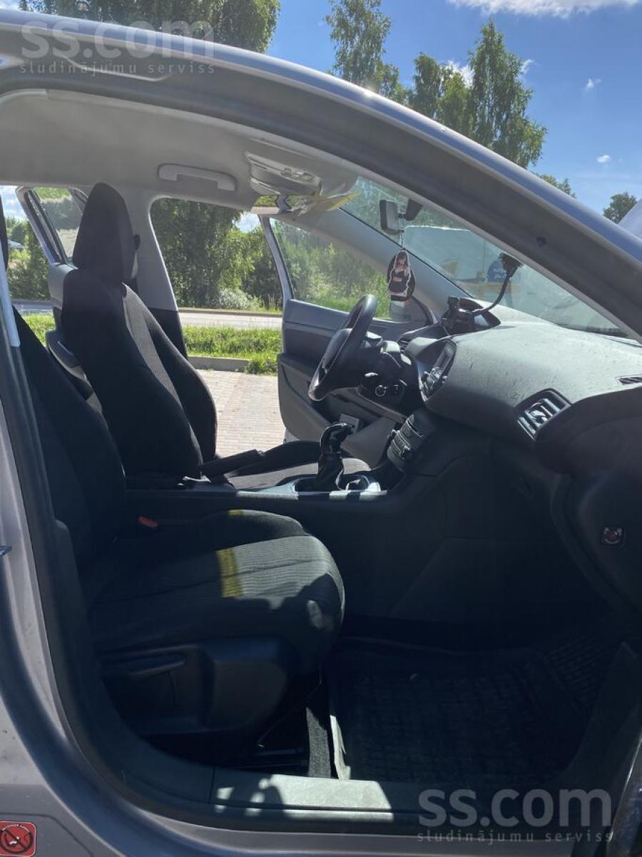 Pelēks Peugeot 308 2015 Daugavpils, ar dzinēja tilpumu 1.60 L un nobraukumu 253 tūkst. km par 2500 €, foto 13 vietnē AUTOMOTO.COM.LV