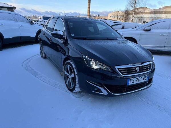 Grey Peugeot 308 2015 in Taurage, with an engine capacity of 1.56 L and mileage of 260 thousand km for 5200 €, photo 2 on AUTOMOTO.COM.LV