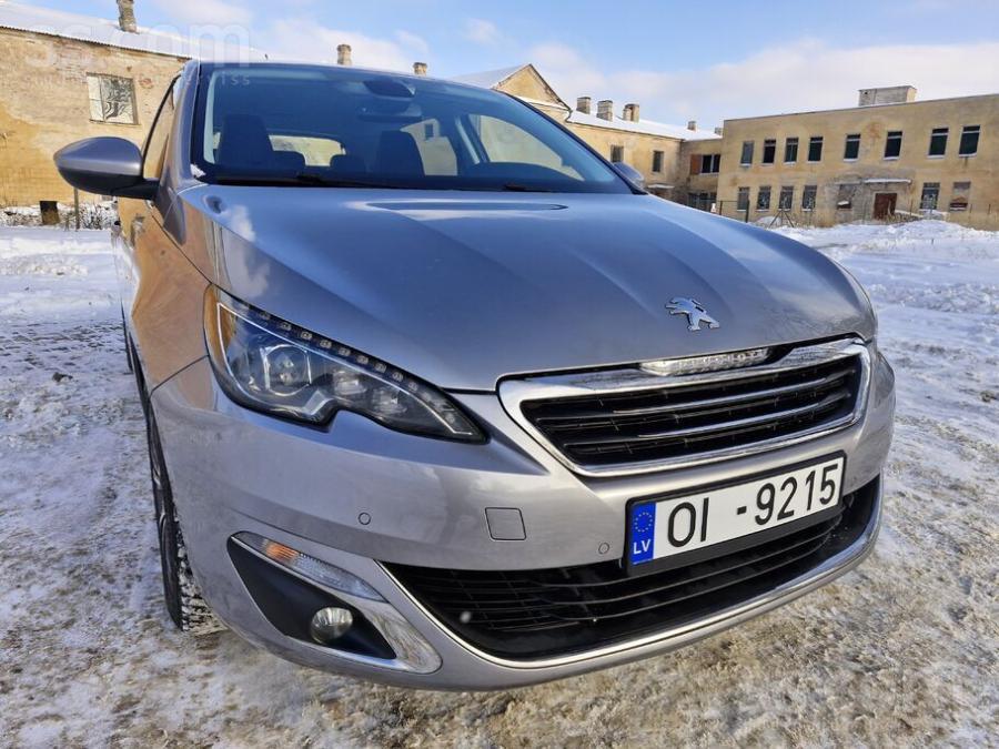 Grey Peugeot 308 2015 in Daugavpils, with an engine capacity of 1.20 L and mileage of 205 thousand km for 5950 €, photo 4 on AUTOMOTO.COM.LV