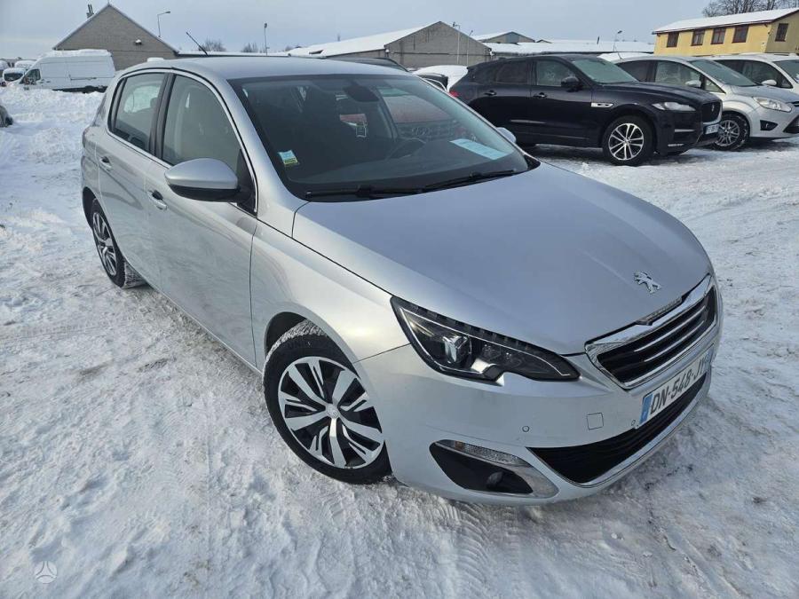 Grey Peugeot 308 2015 in Taurage, with an engine capacity of 1.56 L and mileage of 277 thousand km for 4700 €, photo 3 on AUTOMOTO.COM.LV