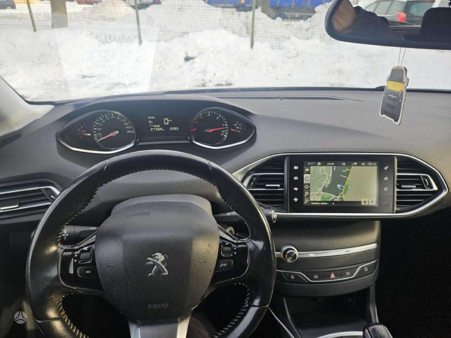 Grey Peugeot 308 2015 in Taurage, with an engine capacity of 1.56 L and mileage of 277 thousand km for 4700 €, photo 8 on AUTOMOTO.COM.LV