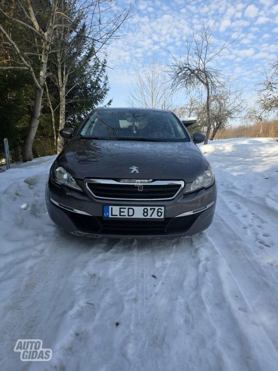 Grey Peugeot 308 2015 in Vilnius, with an engine capacity of 1.60 L and mileage of 359 thousand km for 5100 €, photo 1 on AUTOMOTO.COM.LV