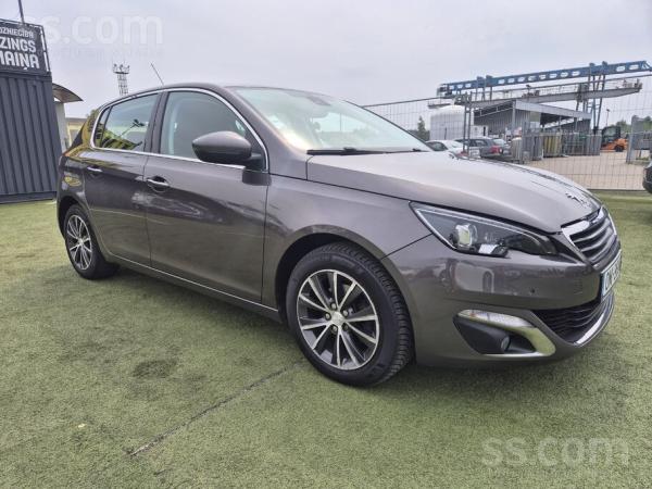 Grey Peugeot 308 2015 in Liepaja, with an engine capacity of 1.60 L and mileage of 214 thousand km for 5800 €, photo 3 on AUTOMOTO.COM.LV