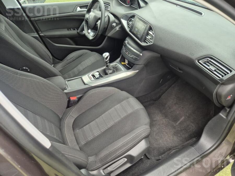 Pelēks Peugeot 308 2015 Liepāja, ar dzinēja tilpumu 1.60 L un nobraukumu 214 tūkst. km par 5800 €, foto 23 vietnē AUTOMOTO.COM.LV