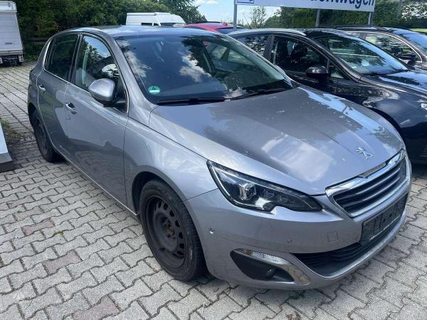 Grey Peugeot 308 2015 in Marijampole, with an engine capacity of 1.20 L and mileage of 190 thousand km for 3350 €, photo 2 on AUTOMOTO.COM.LV