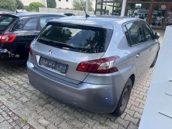 Grey Peugeot 308 2015 in Marijampole, with an engine capacity of 1.20 L and mileage of 190 thousand km for 3350 €, photo 4 on AUTOMOTO.COM.LV