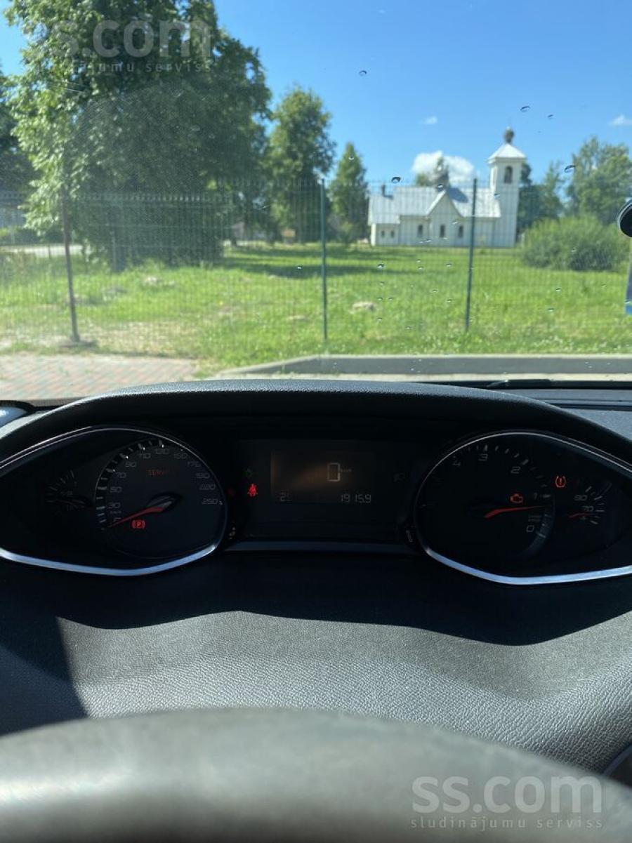 Pelēks Peugeot 308 2015 Daugavpils, ar dzinēja tilpumu 1.60 L un nobraukumu 253 tūkst. km par 2500 €, foto 9 vietnē AUTOMOTO.COM.LV