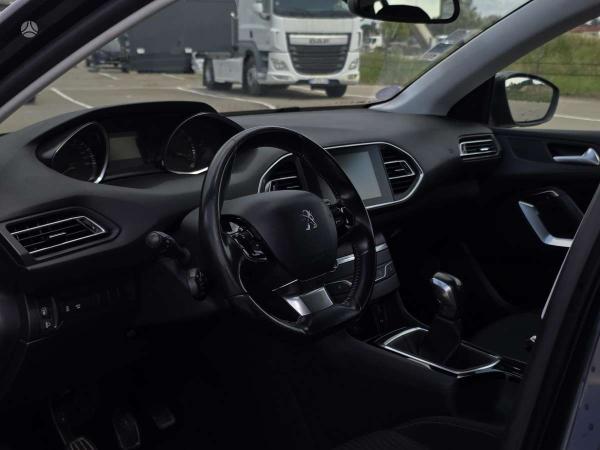 Pelēks Peugeot 308 2015 Tauragė, ar dzinēja tilpumu 1.20 L un nobraukumu 177 tūkst. km par 4200 €, foto 10 vietnē AUTOMOTO.COM.LV