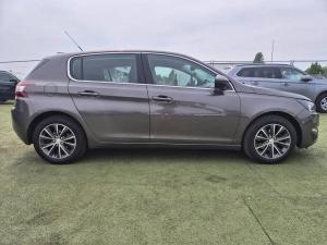 Pelēks Peugeot 308 2015 Liepāja, ar dzinēja tilpumu 1.60 L un nobraukumu 214 tūkst. km par 5800 €, foto 5 vietnē AUTOMOTO.COM.LV