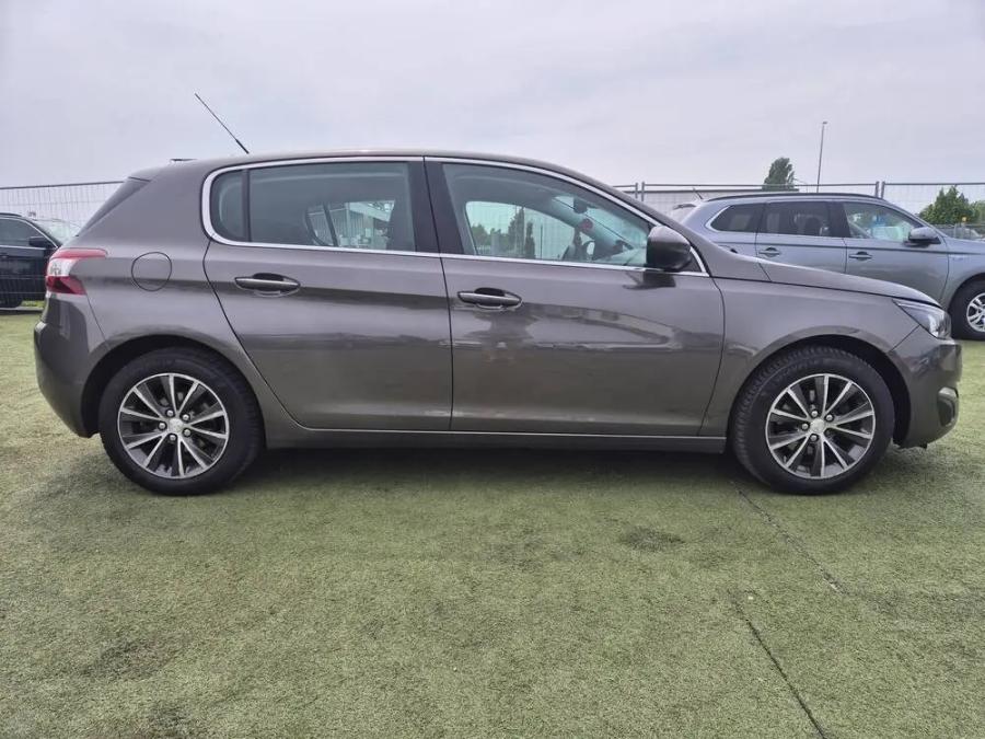 Pelēks Peugeot 308 2015 Liepāja, ar dzinēja tilpumu 1.60 L un nobraukumu 214 tūkst. km par 5800 €, foto 5 vietnē AUTOMOTO.COM.LV