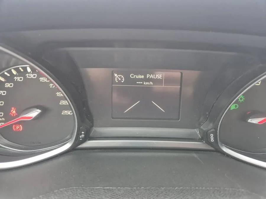 Pelēks Peugeot 308 2015 Liepāja, ar dzinēja tilpumu 1.60 L un nobraukumu 214 tūkst. km par 5800 €, foto 16 vietnē AUTOMOTO.COM.LV