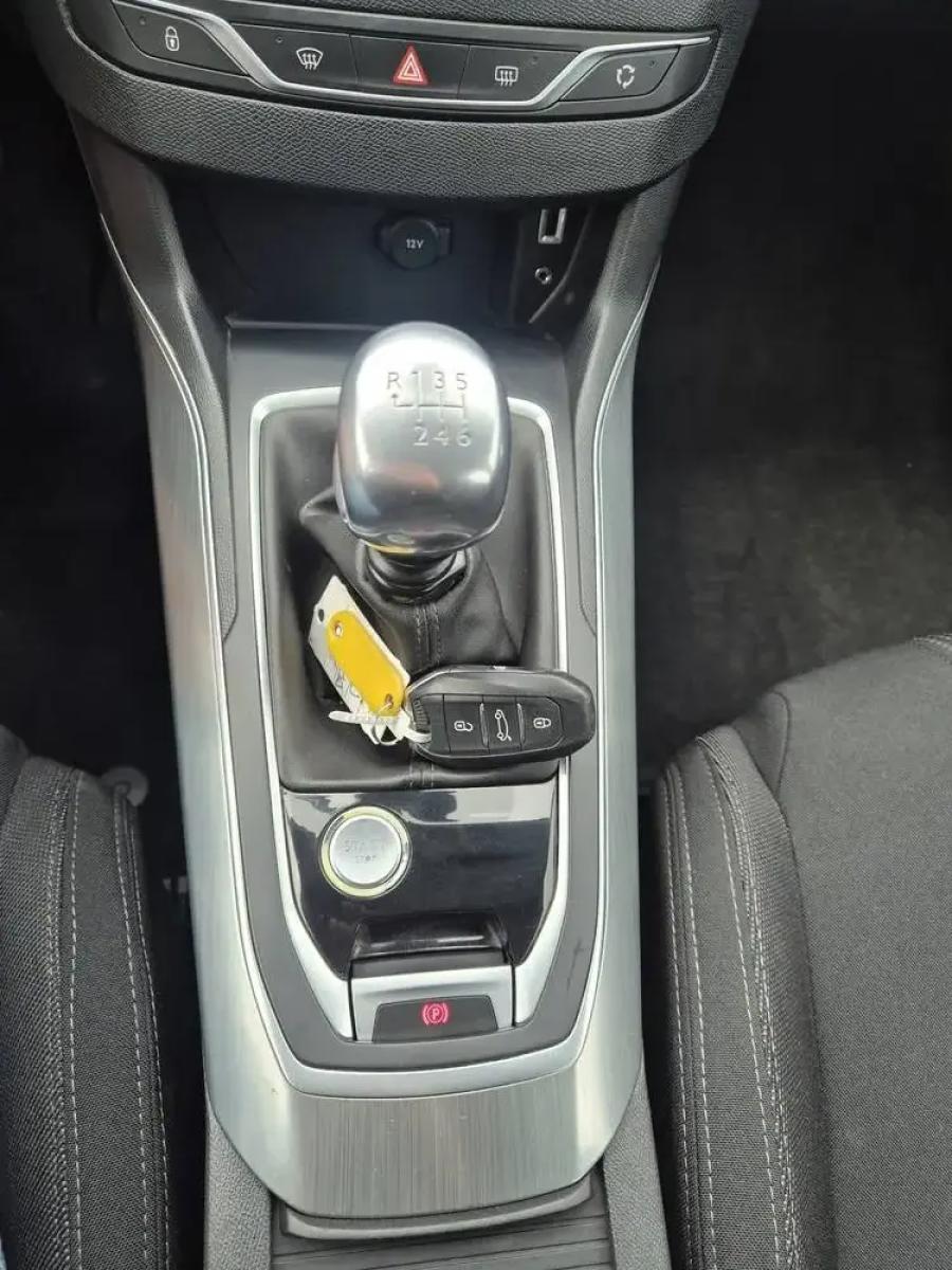 Pelēks Peugeot 308 2015 Liepāja, ar dzinēja tilpumu 1.60 L un nobraukumu 214 tūkst. km par 5800 €, foto 17 vietnē AUTOMOTO.COM.LV