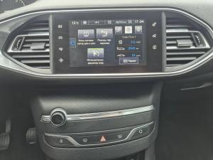 Pelēks Peugeot 308 2015 Liepāja, ar dzinēja tilpumu 1.60 L un nobraukumu 214 tūkst. km par 5800 €, foto 18 vietnē AUTOMOTO.COM.LV