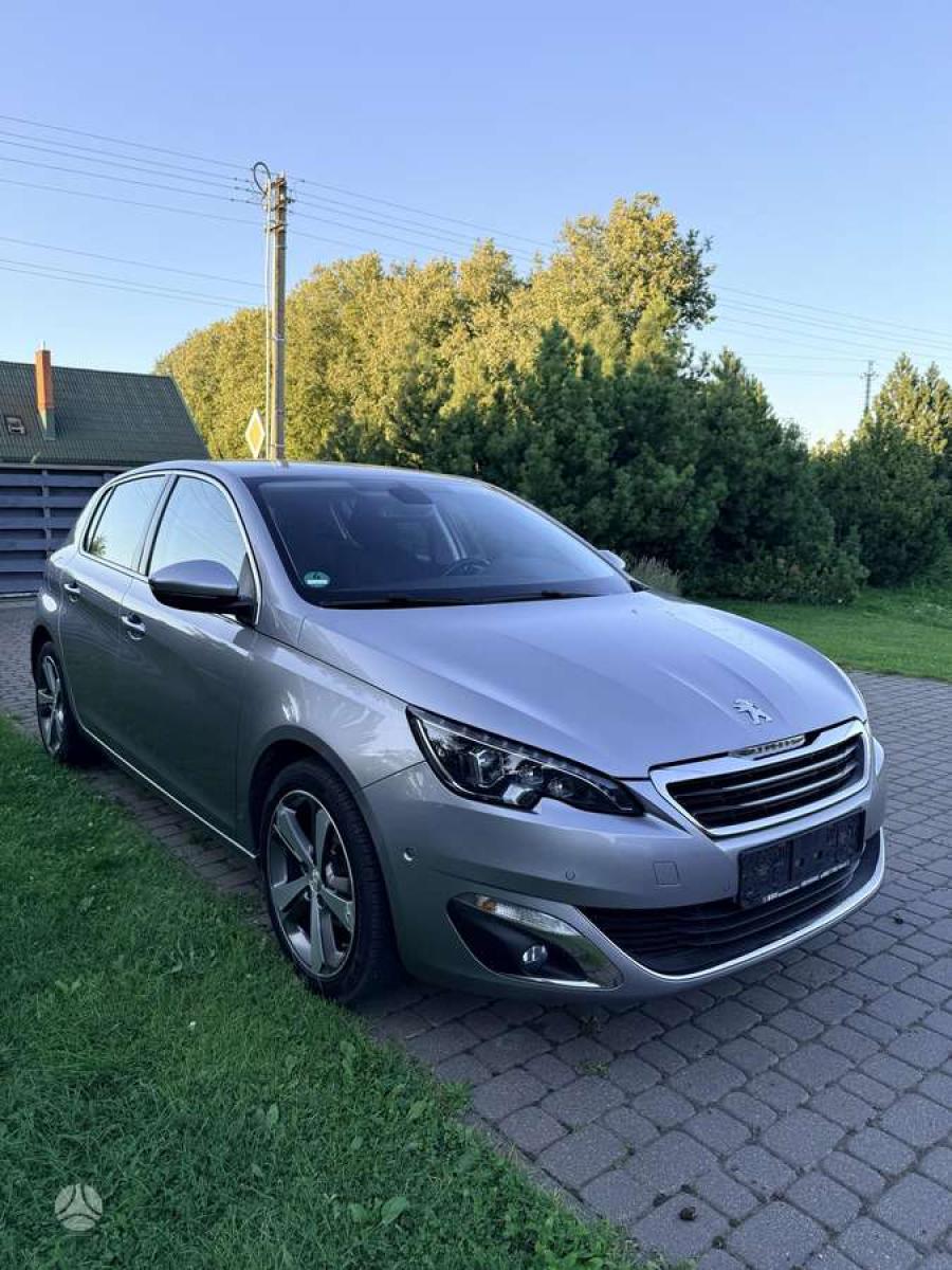 Grey Peugeot 308 2015 in Marijampole, with an engine capacity of 1.20 L and mileage of 190 thousand km for 4900 €, photo 1 on AUTOMOTO.COM.LV