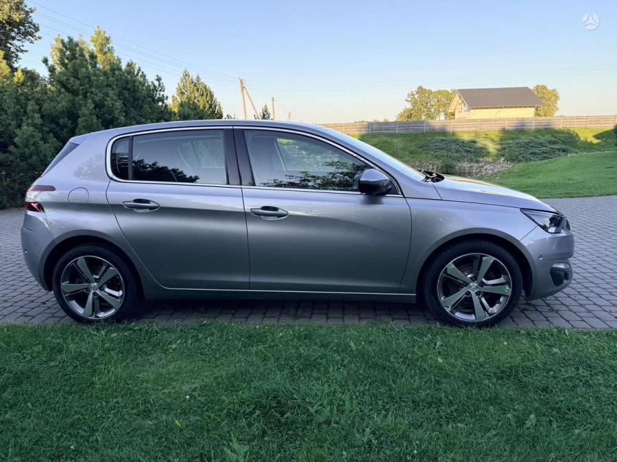 Grey Peugeot 308 2015 in Marijampole, with an engine capacity of 1.20 L and mileage of 190 thousand km for 4900 €, photo 3 on AUTOMOTO.COM.LV