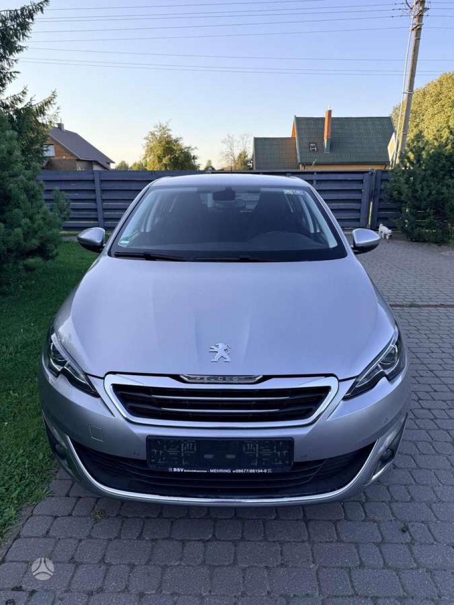 Grey Peugeot 308 2015 in Marijampole, with an engine capacity of 1.20 L and mileage of 190 thousand km for 4900 €, photo 5 on AUTOMOTO.COM.LV