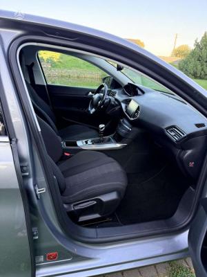 Grey Peugeot 308 2015 in Marijampole, with an engine capacity of 1.20 L and mileage of 190 thousand km for 4900 €, photo 10 on AUTOMOTO.COM.LV
