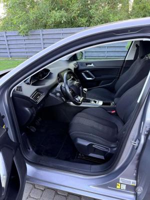 Grey Peugeot 308 2015 in Marijampole, with an engine capacity of 1.20 L and mileage of 190 thousand km for 4900 €, photo 13 on AUTOMOTO.COM.LV