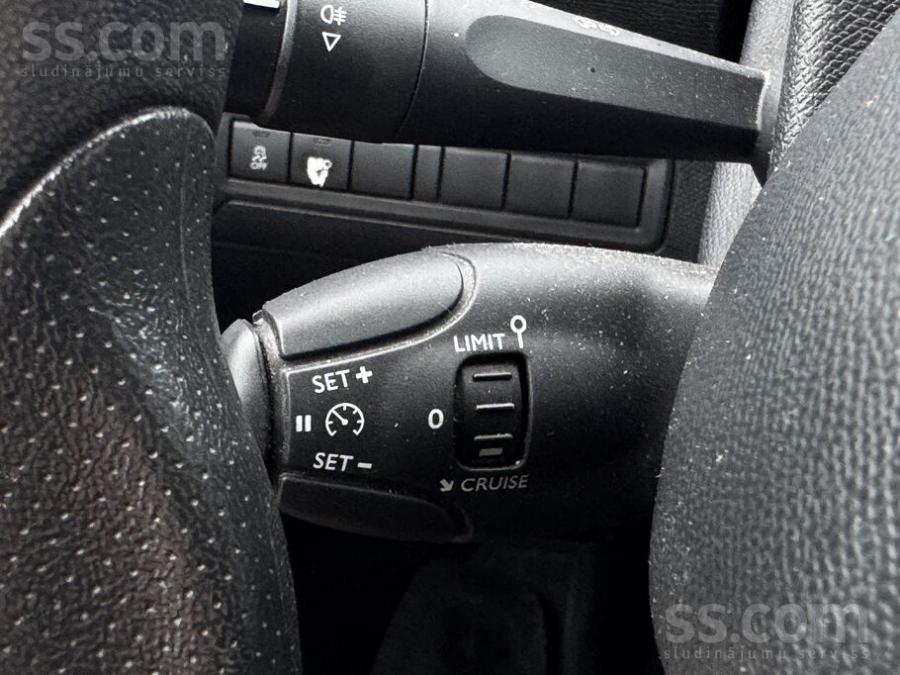 Pelēks Peugeot 308 2015 Daugavpils, ar dzinēja tilpumu 1.60 L un nobraukumu 254 tūkst. km par 2650 €, foto 25 vietnē AUTOMOTO.COM.LV