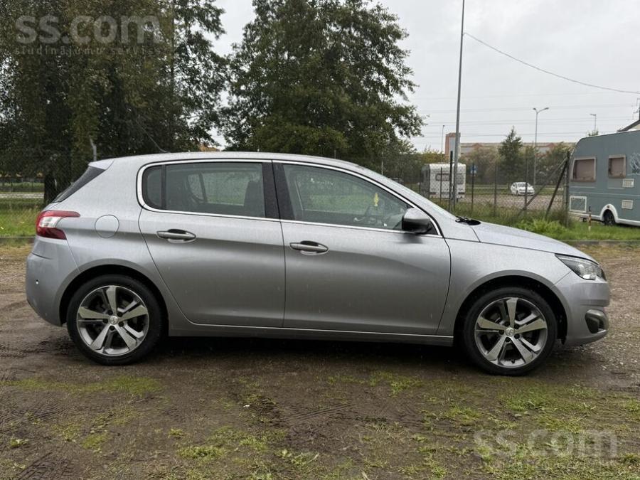 Grey Peugeot 308 2016 in Liepaja, with an engine capacity of 1.20 L and mileage of 117 thousand km for 5400 €, photo 6 on AUTOMOTO.COM.LV