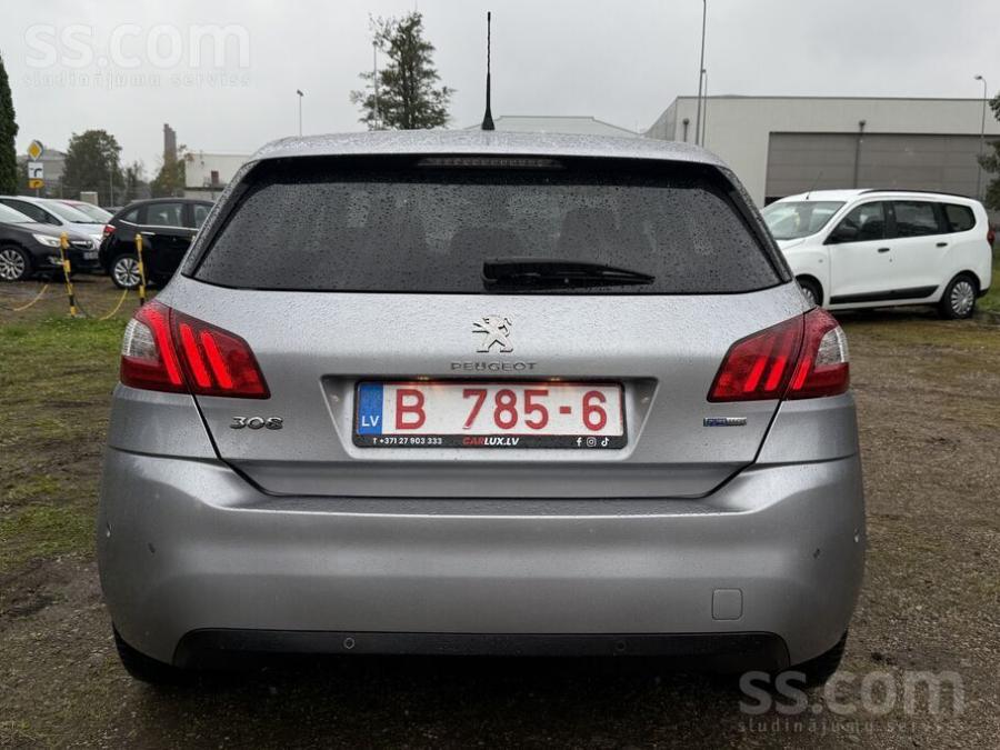 Grey Peugeot 308 2016 in Liepaja, with an engine capacity of 1.20 L and mileage of 117 thousand km for 5400 €, photo 9 on AUTOMOTO.COM.LV