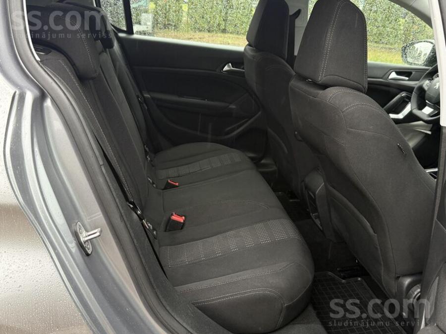 Grey Peugeot 308 2016 in Liepaja, with an engine capacity of 1.20 L and mileage of 117 thousand km for 5400 €, photo 13 on AUTOMOTO.COM.LV