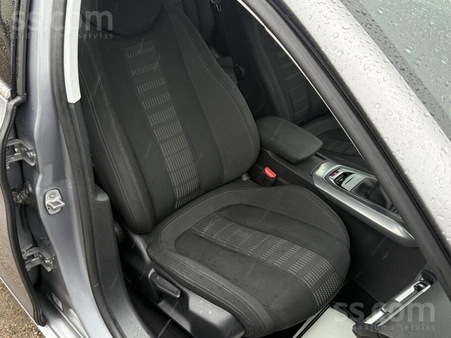 Grey Peugeot 308 2016 in Liepaja, with an engine capacity of 1.20 L and mileage of 117 thousand km for 5400 €, photo 15 on AUTOMOTO.COM.LV